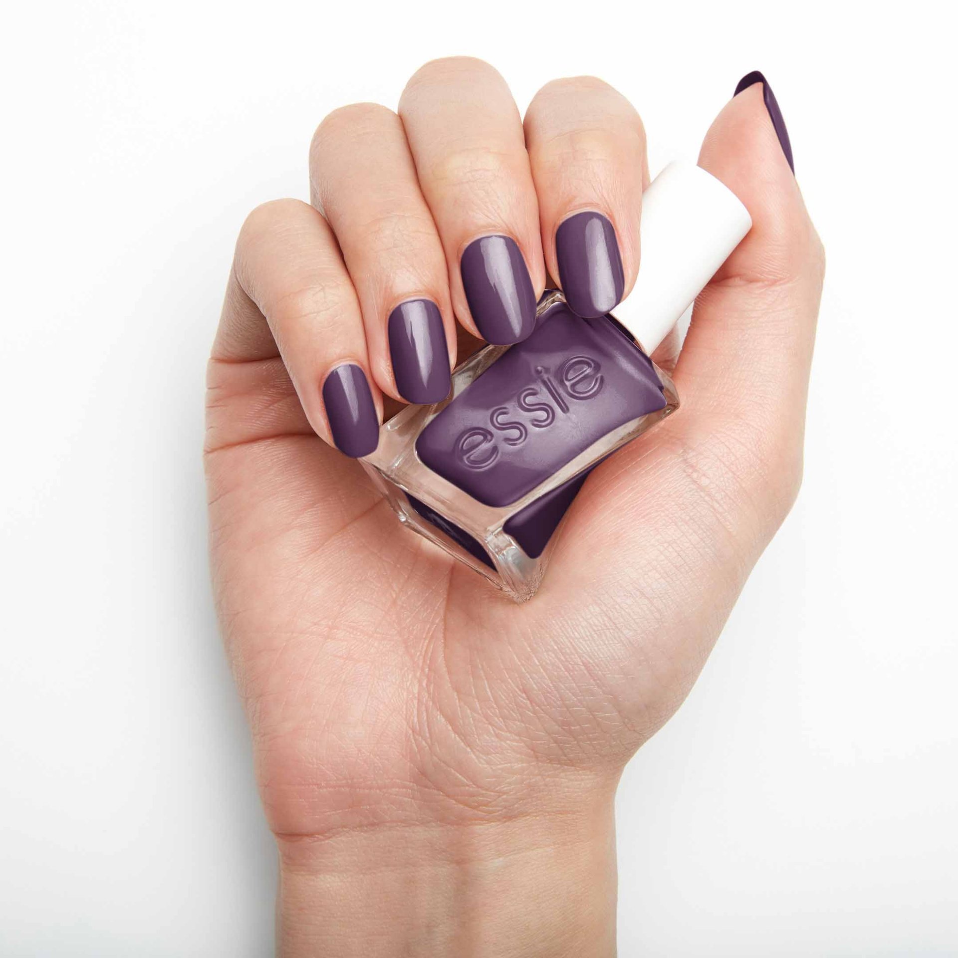 museum muse: longwear purple plum nail polish | essie